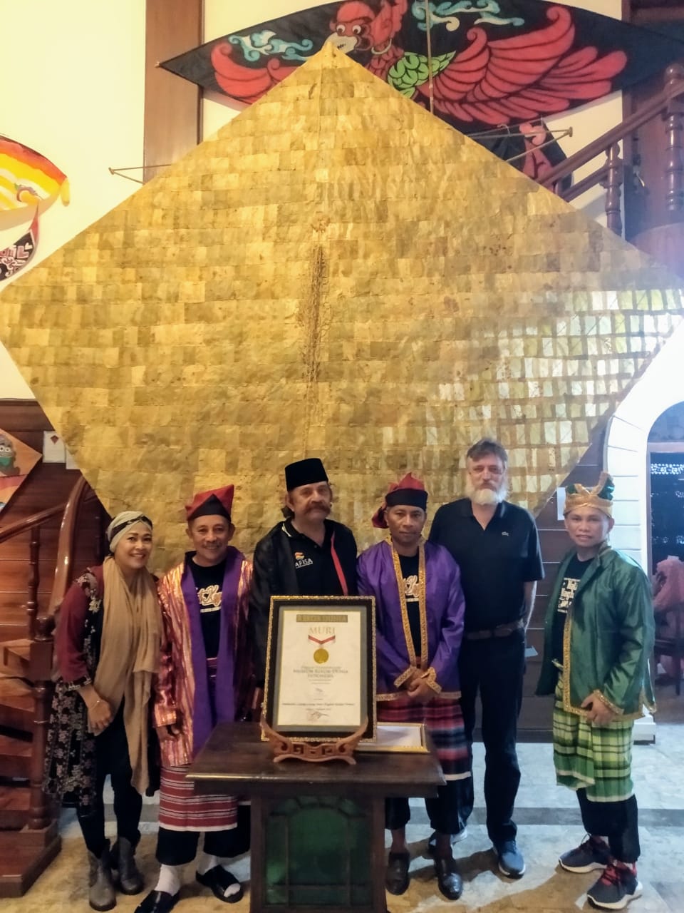 Largest Leaf Kite – wildling•rocks